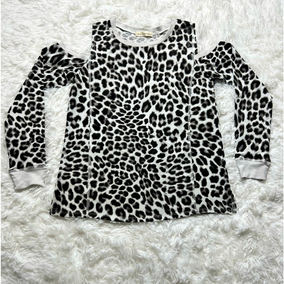 retrology | Tops | Nwot Retrology Womens Cheetah Print Sweatshirt With ...